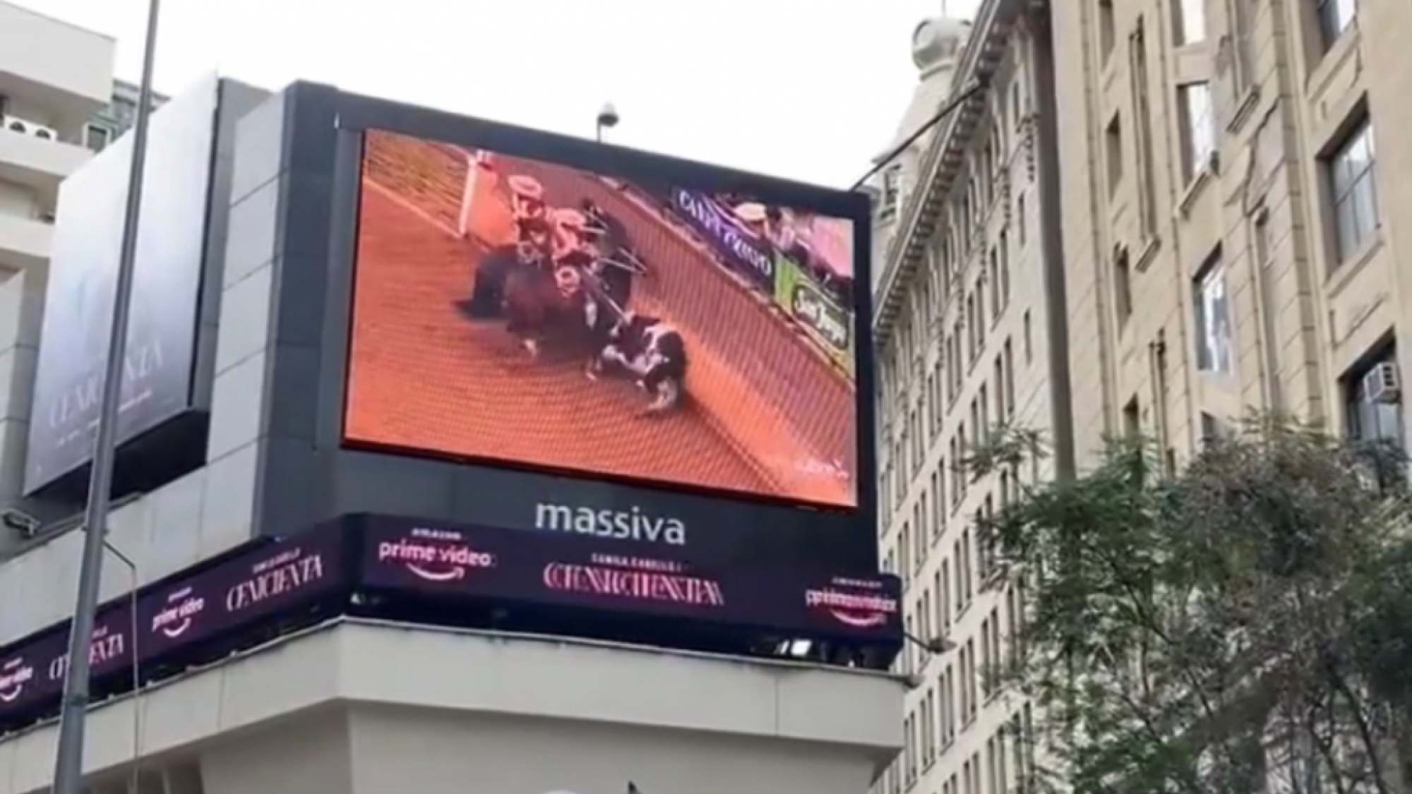 Rodeo: Proyectan publicidad de campaña #Noesdeporte - Mestizos Magazine